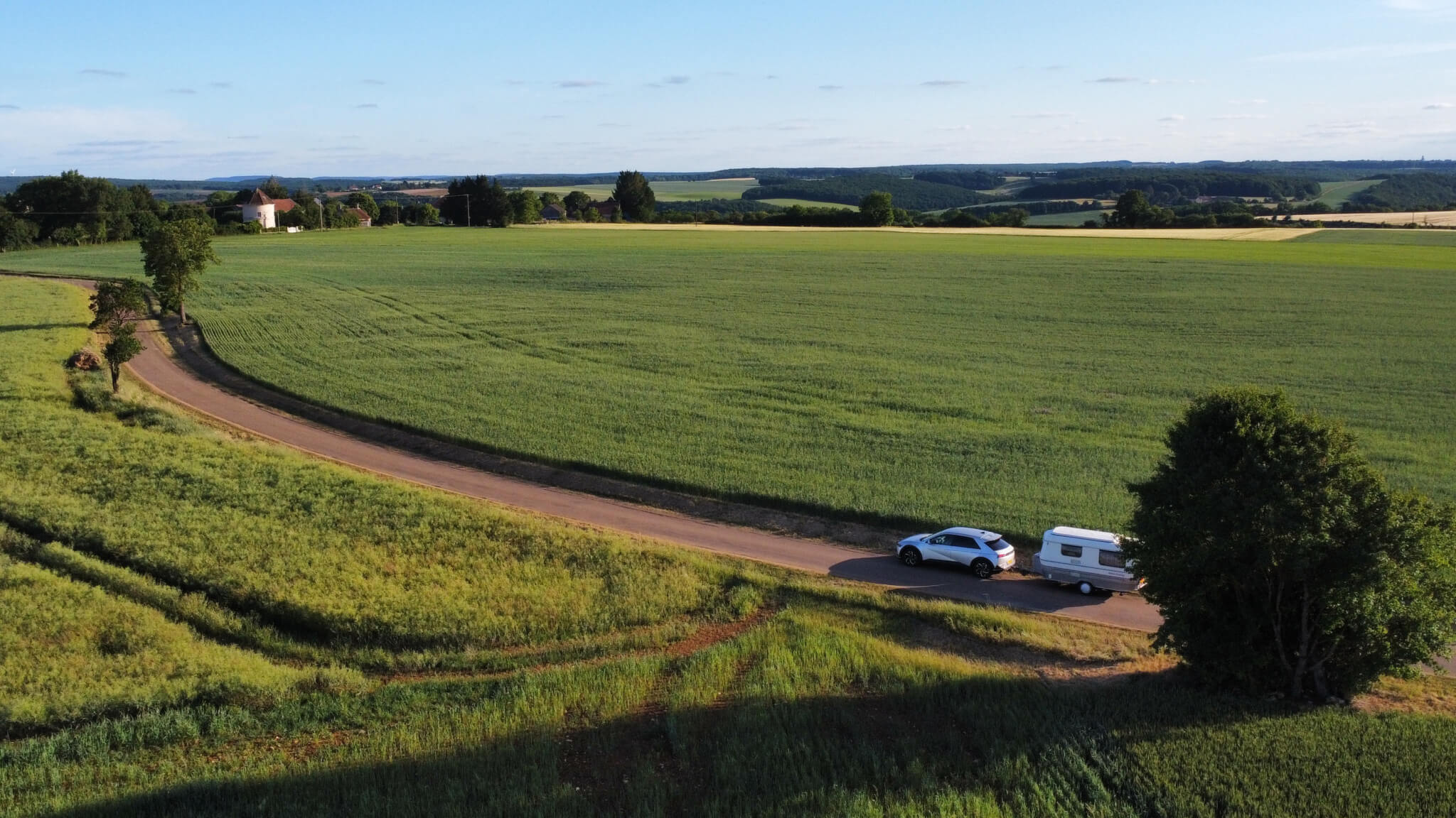 Kamperen met elektrische auto én caravan - Camping met laadpaal