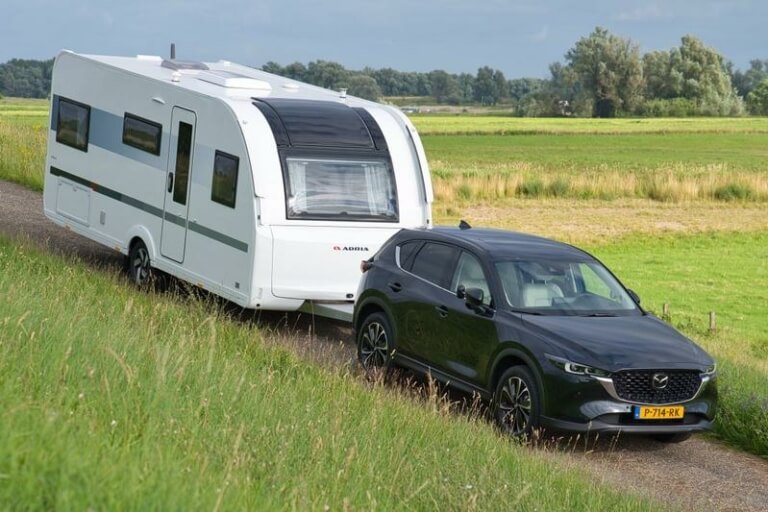 De Mazda CX-5 blijft de populairste trekauto - Camping met laadpaal