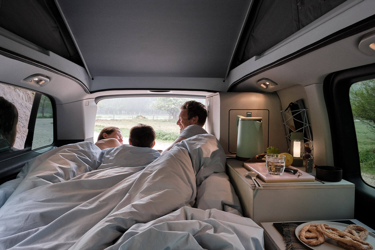 De Tonke EQV: elektrische camper van het jaar 2023 - Camping met laadpaal